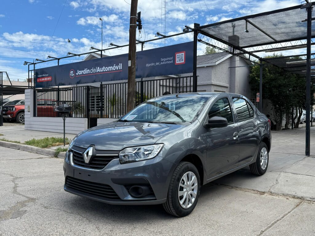 RENAULT LOGAN LIFE - Jardin del Automovil